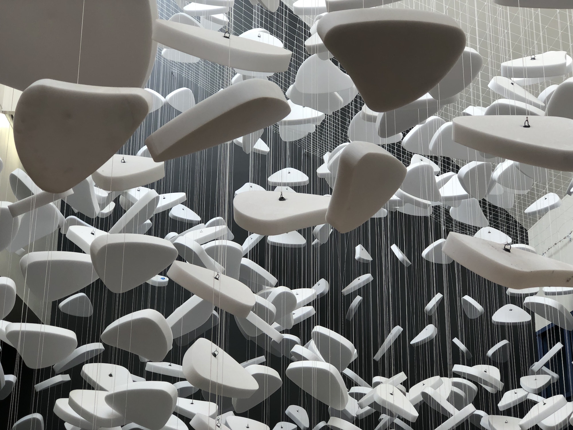 L'art de l'installation : créer un environnement artistique | Pmart.fr